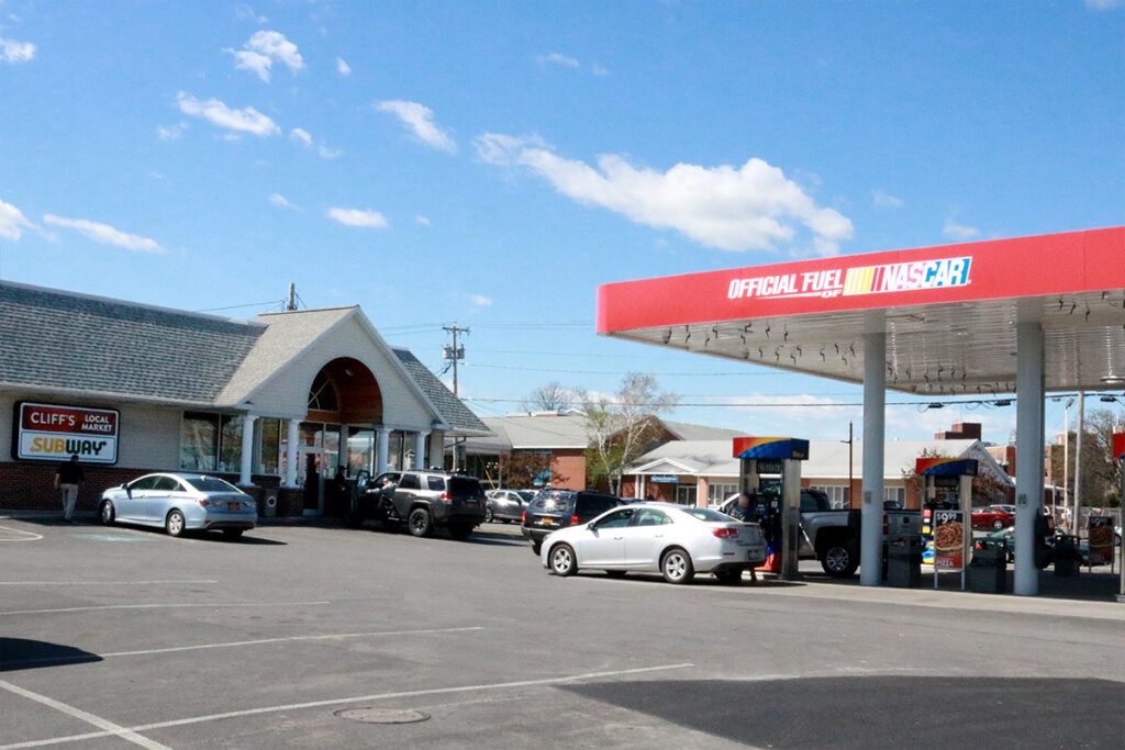 Pizza, In-Store Subway & Sunoco Fuel — Burrstone Rd. Cliff's